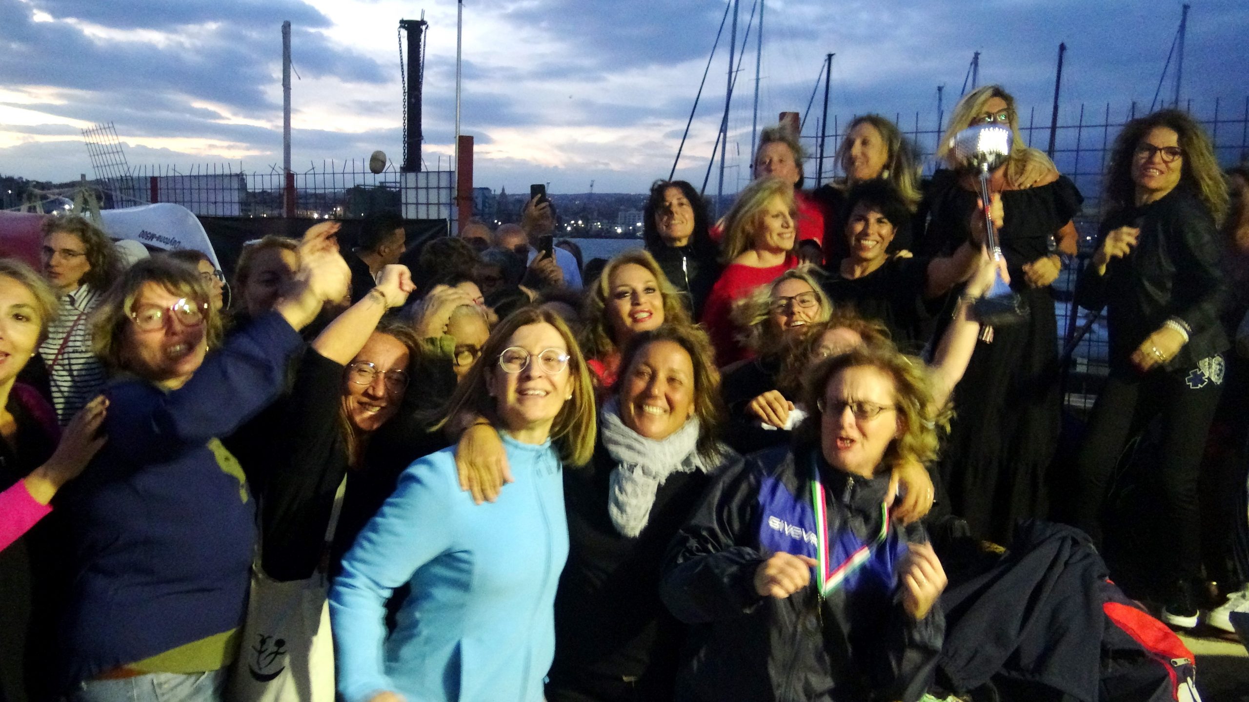 DRAGON BOAT: IL CIRCOLO CANOA CATANIA VINCE LA PRIMA EDIZIONE DEL PALIO ...