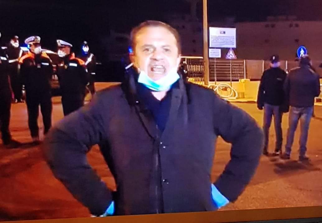 Villari, ANGELO, porta la sua storia (sic!) dal «buddace ducetto» che ...