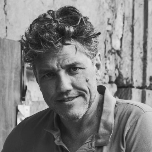 Lo scrittore palermitano Giankarim De Caro presenta “Romanzo tascio ...